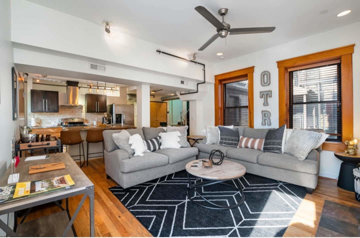 Main St | Loft W/ Rooftop Patio | Secure Parking - Cincinnati