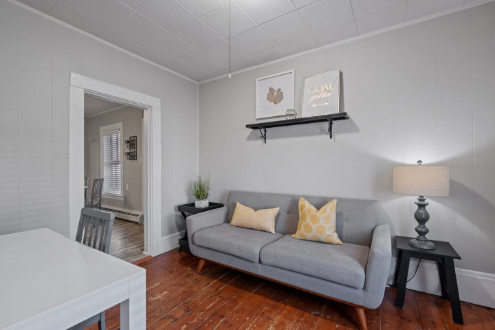 West Side Apartment W/ Free Parking & Pet-friendly - Manchester, NH