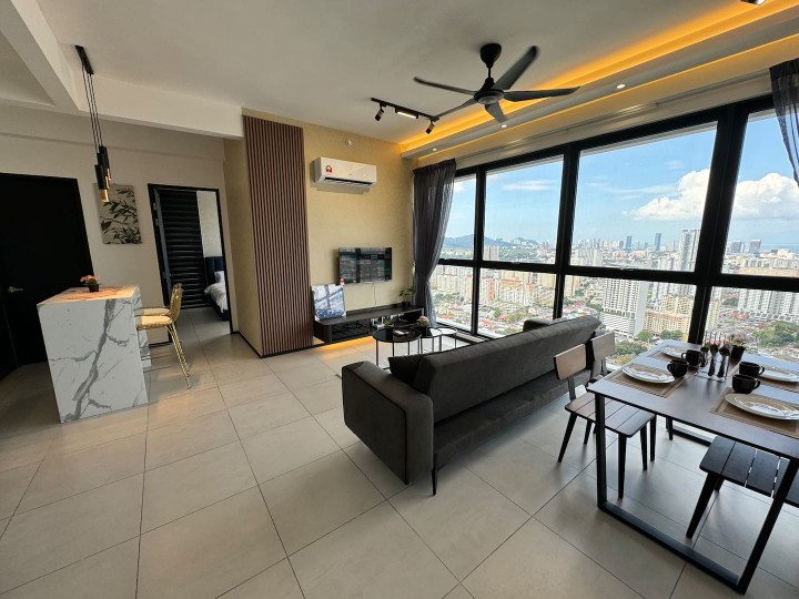 Urbansuites + Highfloor + Wi-fi + 3br + 2carparks + 8pax - George Town