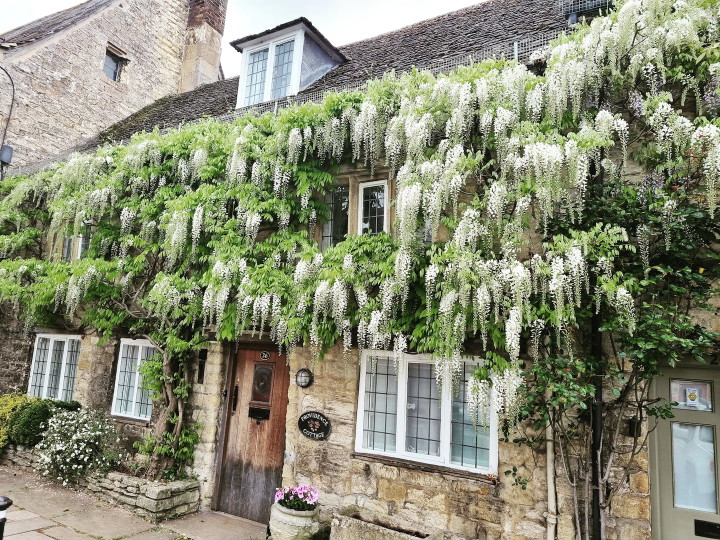Charming 5-bedroom 17th Century Cotswold Cottage - Burford, UK
