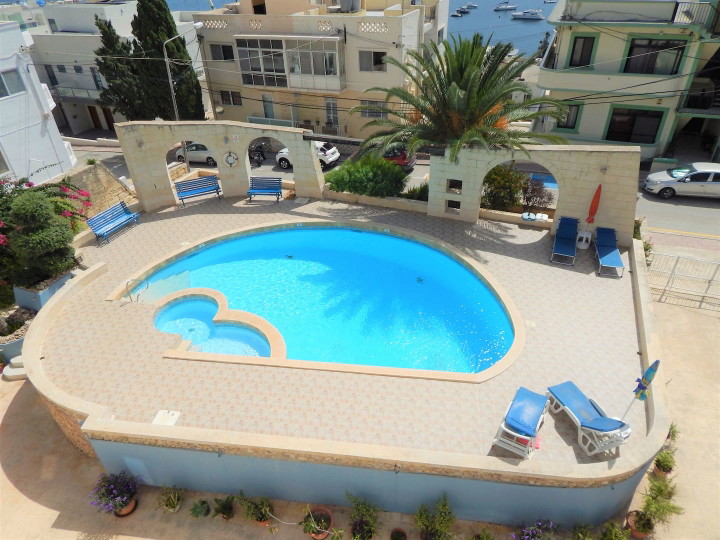 The Starfish Apt, Spacious 2bed/ac/pool/car Space - Málta