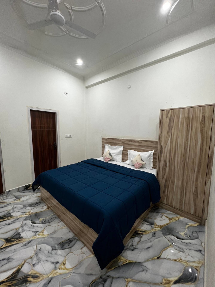 Nand Ghar 3bhk Near Janambhumi - Mathura
