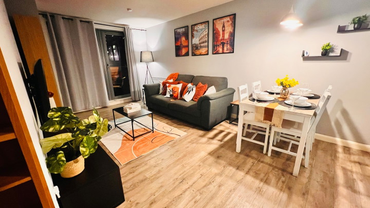 Entire City Centre Skyline Apartment + Parking - Birmingham
