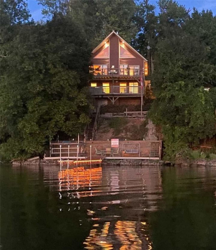 Rainbow House - Port Perry