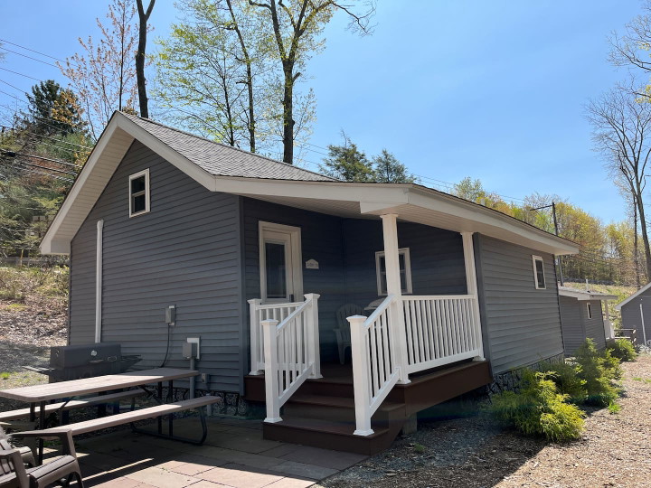 Lake Wallenpaupack Lakeside Cabins - Janes 15 - Lake Wallenpaupack, PA