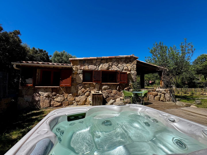 Bergerie ( Caseddu) En Pierres Et Jacuzzi - Sartène