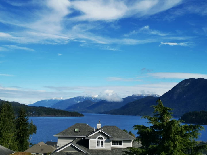Room On The Shores - Sechelt