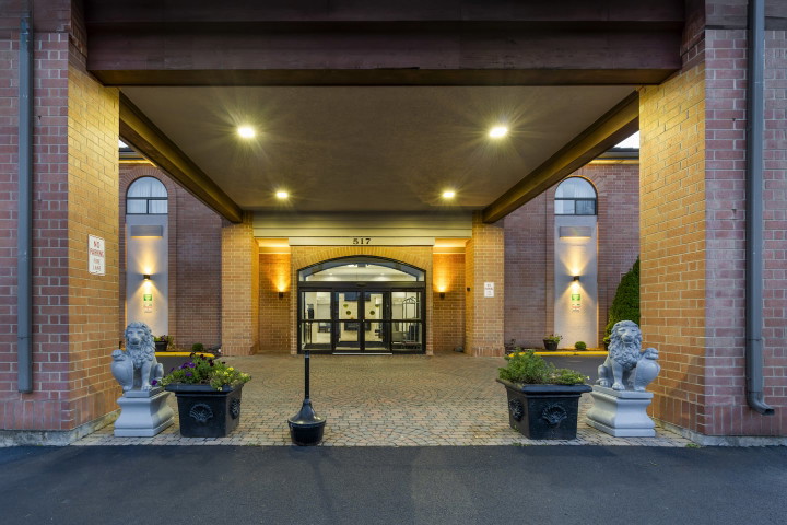 Prime Mundelein Stay + Free Breakfast & Parking - Barrington, IL