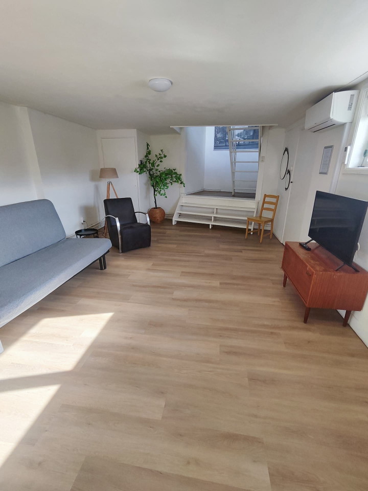 Loft For 5 People | Next To The Station | Amsterdam 20 Mins - 힐베르쉼