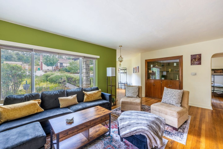 Cozy 2br Home Near Unr With Large Deck & Parking - Reno