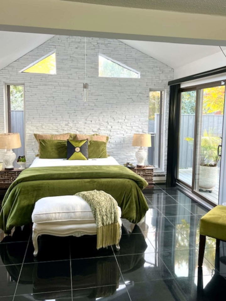 Modern Architecture Cozy Getaway - Bristol, CT