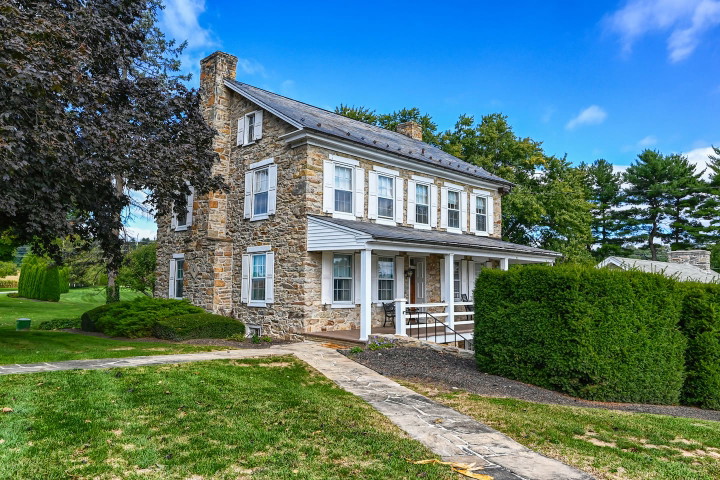 Pre-civil War Farmhouse / Personal Golf Course - Hanover, PA