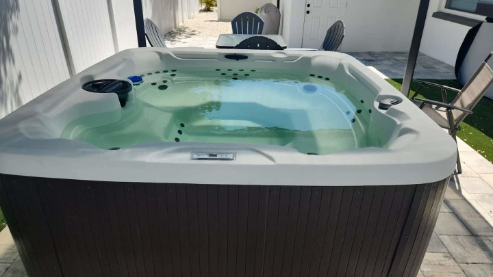 #75 House Near Dunedin Downtown W/jacuzzi /7 Beds - Clearwater, FL