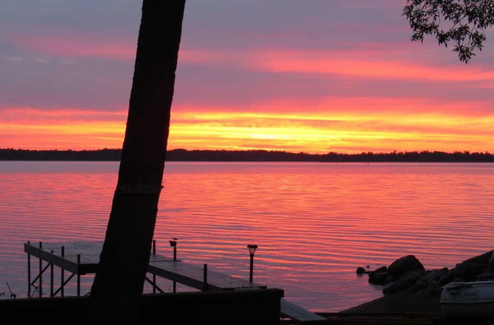 Private Beach 4br Cottage (Msg For Long Term Rent) - Midland