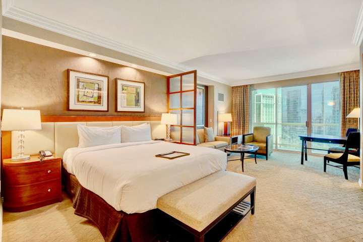 No Resort Fee ! Balcony Strip View Suite - Pool - Henderson, NV