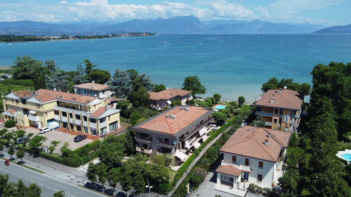 Timetofreedom Wohnung Am Strand Mit Pool - Sirmione