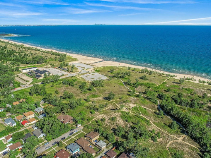 A Stone's Throw | Steps To Lake Michigan - Gary, IN