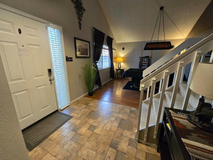 Cozy Colorado Home With Serene Views Meant For Pure Relaxation! - Thornton, CO