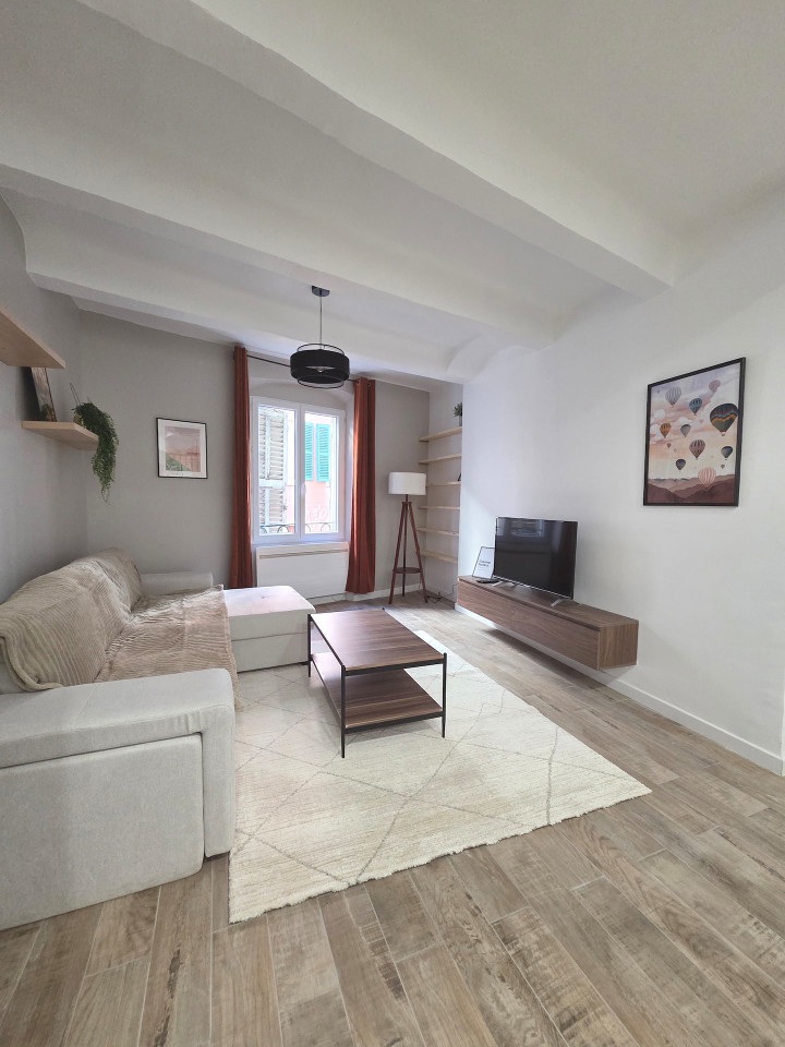 Large Central 3-bedroom Apartment  2 Steps From The Old Port - Marsella