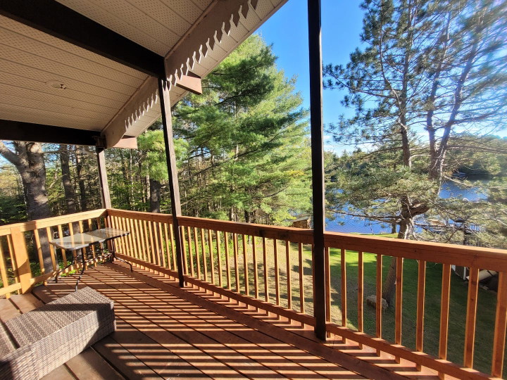 Lakefront Loft (Snowmobiles Welcome) - Ontario