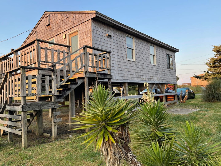 Waterfront Avon Cottage On Canal | Walk To Beach - Avon, NC