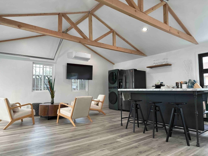 Open Concept Kitchen Bar Entire Living Space - Ontario, CA