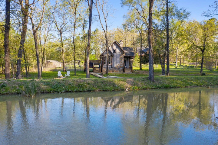 Romantic Getaway With Hot Tub - Broken Bow, OK