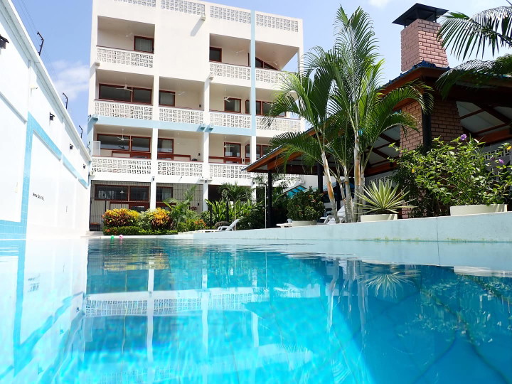 Departamento 150 M2, Tranquilo, Terraza Y Piscina - Iquitos