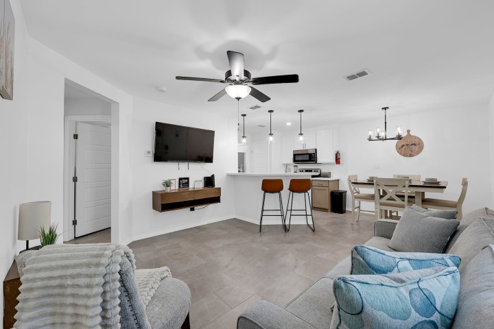 Updated Clean Apartment Near Dt - Harlingen, TX