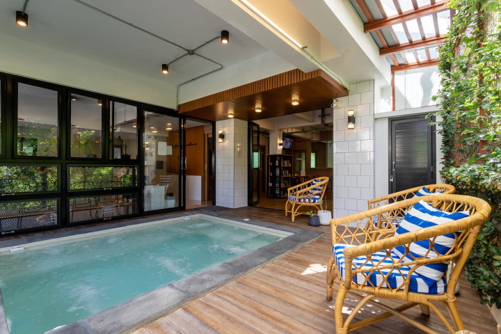 Private Dorm Room Sleeps 8 With Shared Plunge Pool - Ao Nang