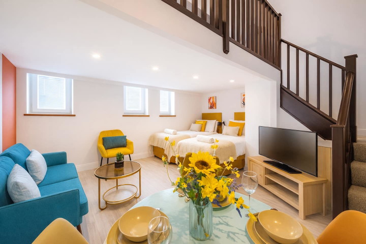 The Maisonette Suite  Deluxe Quadruple Ensuite - Portsmouth