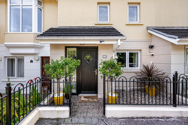 Chic Two Bedroom Townhouse. - Cork