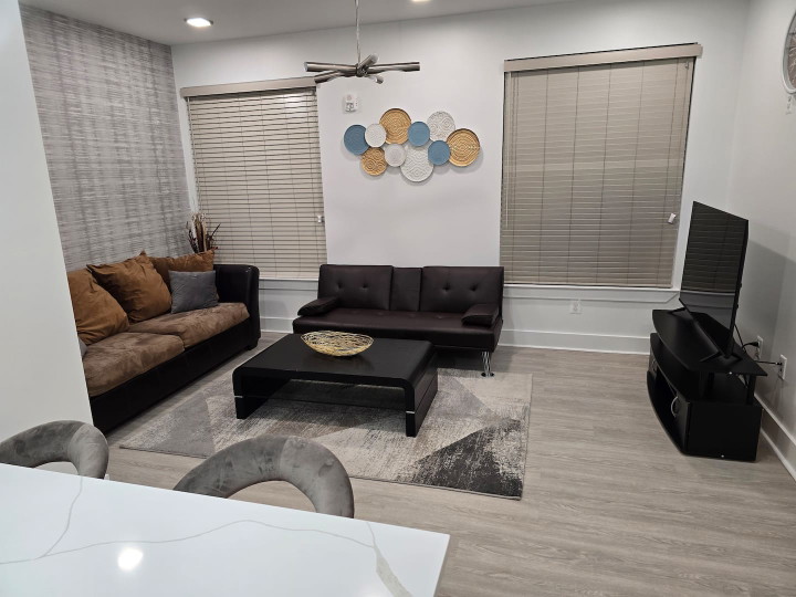 Clean Comfortable Apartment - Baltimore, MD