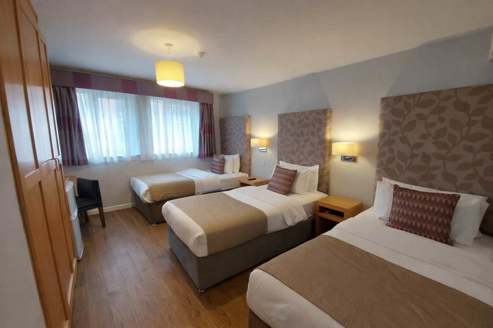 No.3 The Kingfisher, Triple Room 3x Single Beds - Dublin, Ireland