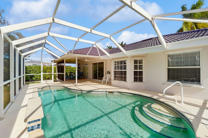 Coastal Home With Pool Lanai & Washer & Dryer - Marco Island, FL