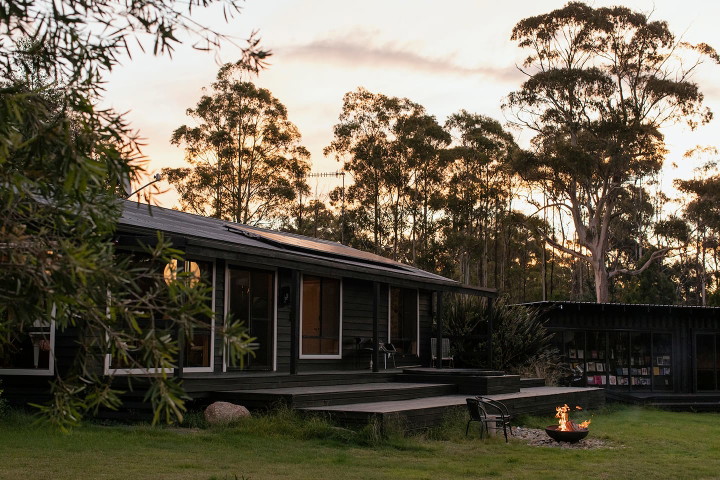 Rivercabin. - Australia