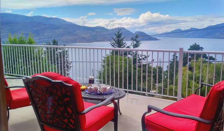 Vin, Villa, Vista: The Holiday Trinity - Peachland