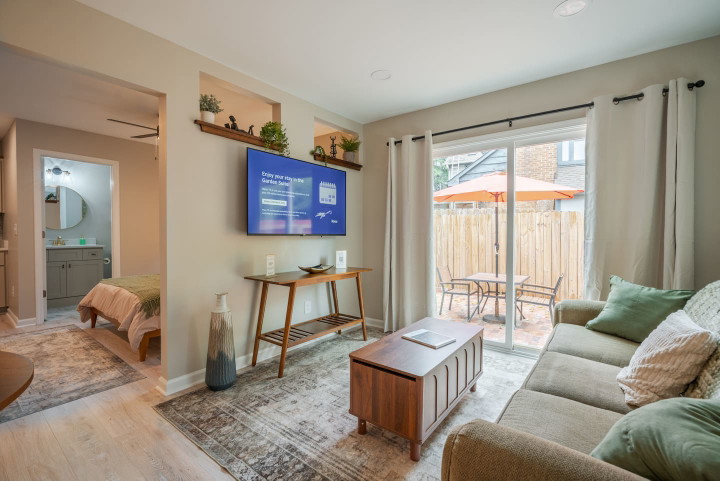 Cozy Private Studio Apt W/ Dog-friendly Courtyard - Raleigh, NC