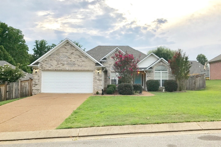 "Hospitality House"3 Br 2 Bth House N Jackson Tn - Jackson, TN