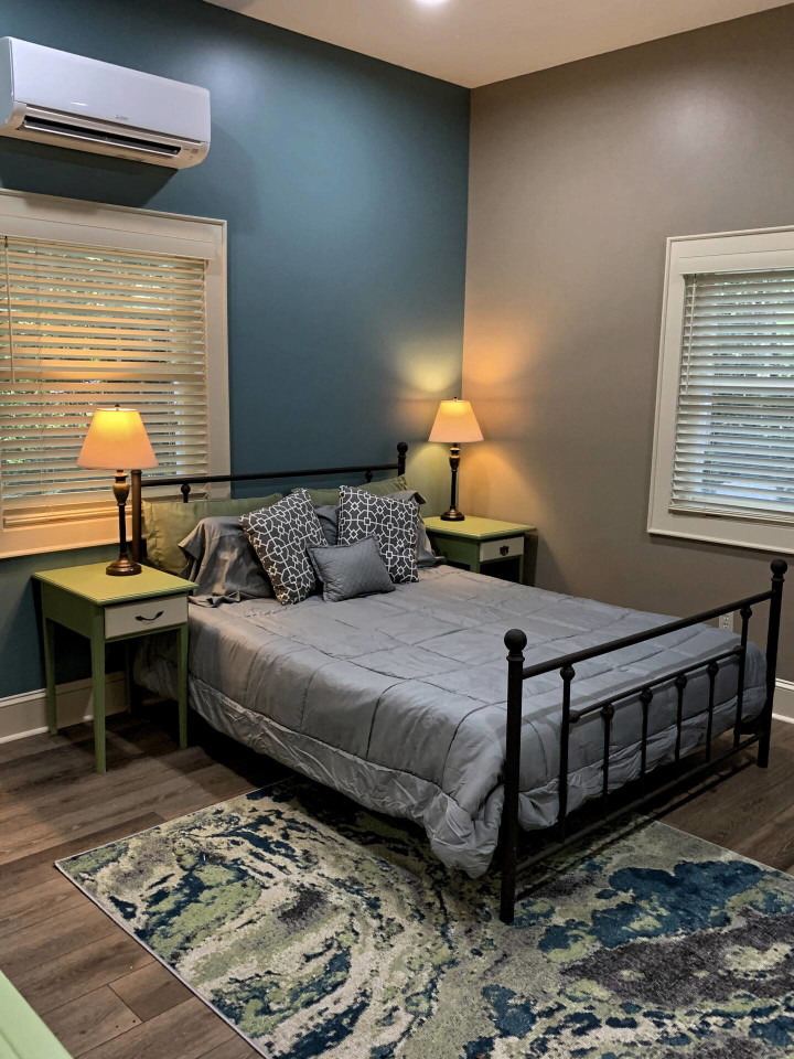 Stunning Downstairs Guest Suite With Great Light - Winston-Salem, NC