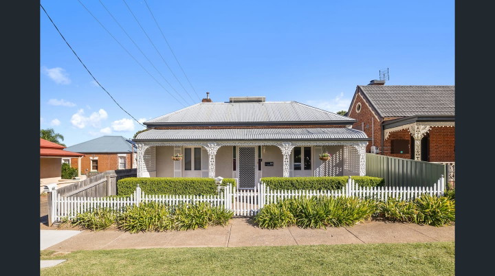 "Fitzroy House" - Beautifully Appointed Cbd Home - Tamworth