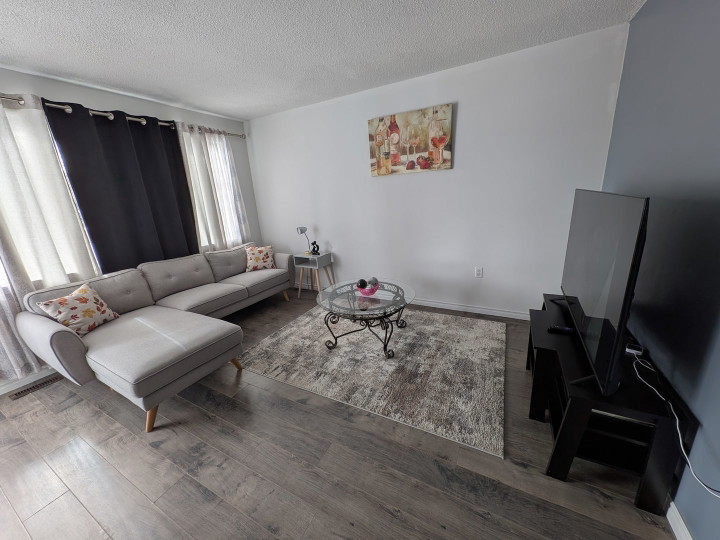 Happy Home 2-bedroom Main - Prince Albert