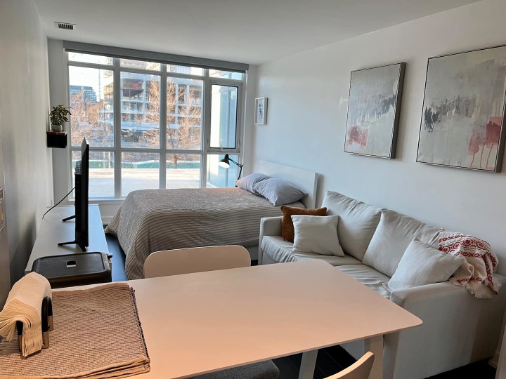 Cozy Studio In Cityplace - Toronto