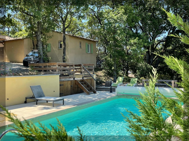 Gite Avec Piscine Chauffée, Au Pied Du Luberon - Gordes