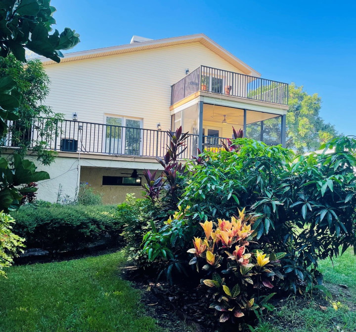 Cheerful 3 Bedroom Home Close To Beaches & Parks. - Tarpon Springs, FL