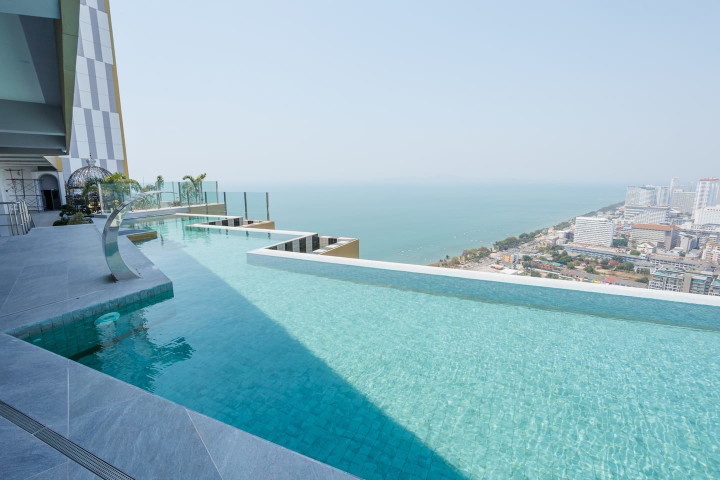 Copacabana Deluxe Sky Ocean Suite93803 - Pattaya City