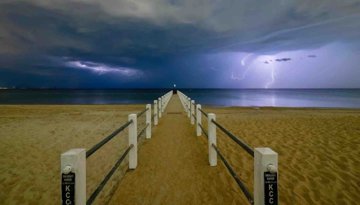 Coastal Townhouse | 2 Min Walk To Bonbeach Beach - Melbourne