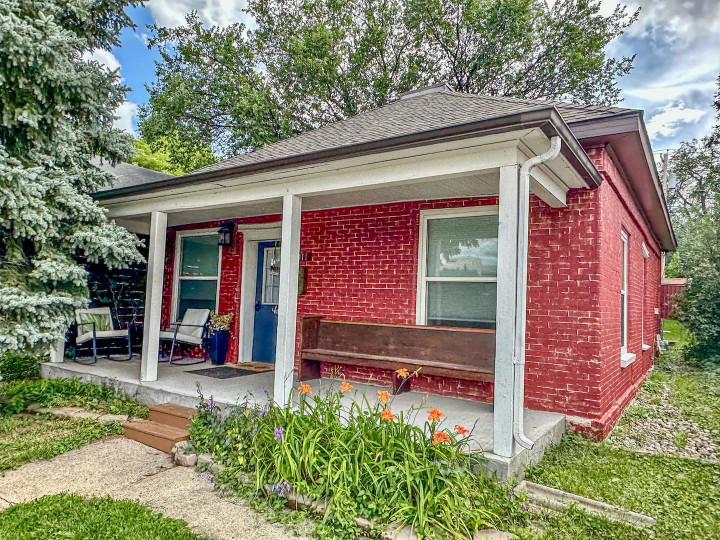 Eclectic Bungalow In The Heart Of The City - Rapid City, SD