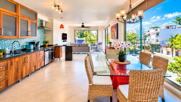 Prime 5th Ave 3 Bedroom | 2 Kings | Steps To Beach - Playa del Carmen