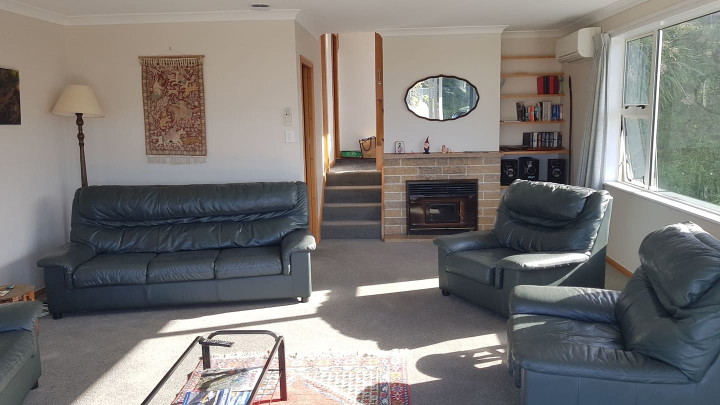 Cheerful 3 Bedroom Home With Free Parking On Site - Wellington